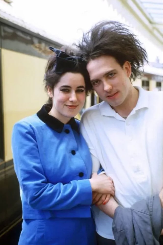 Robert Smith Wife Why Is Mary Poole Known As The Most Mysterious Rock Robert Smith Wife Why Is Mary Poole Known As The Most Mysterious Rock